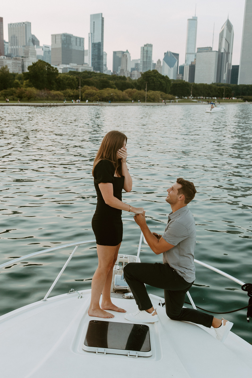 Chicago Boat Proposal - mo speer photography