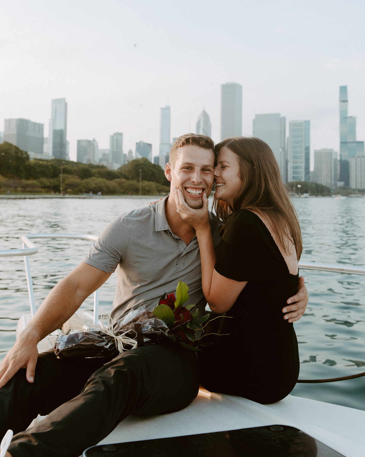 Chicago Boat Proposal - mo speer photography